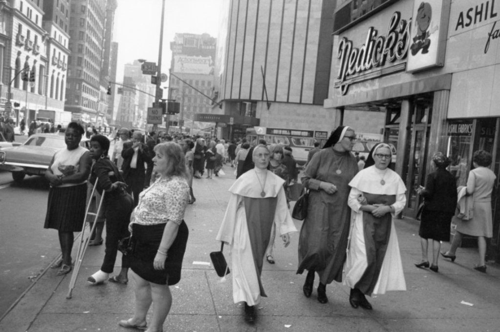 Gary Winogrand, the Man Who Chased the World – Midnight Express Magazine